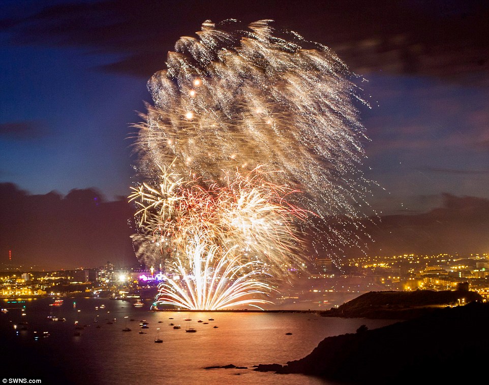 16 Things You Probably Didnot Know About Hugh Hefner, The Owner Of ...