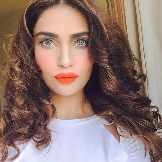 These 15 Pics Of Hardik Pandya's Girl-friend Lisha Sharma Will Make You ...