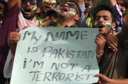 14 Best, Hilarious & Satirical Banners Ever Put Up By Cricket Fans ...