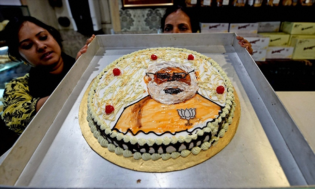 modi cake - RVCJ Media