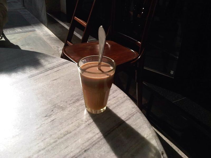 This 'Khade Chammach Wali Chai' From Hyderabad Has A Spoon Standing ...