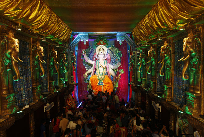 Take A Look At Mumbai's Top Richest Ganpati Mandals And Their Lavish ...