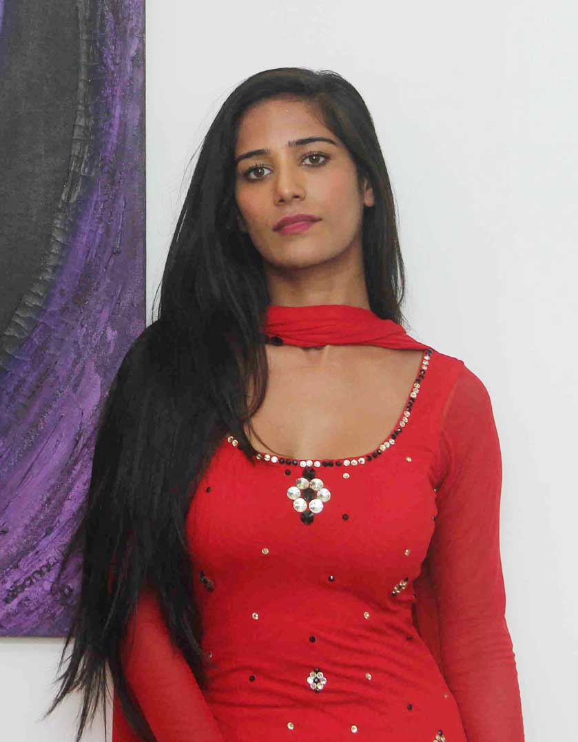 Poonam Pandey's Diwali-Special Photoshoot! It's Sensational & You Can't ...