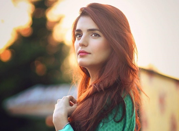 Pak Sensation Momina Is Single Again! She Confirmed On Twitter With A ...