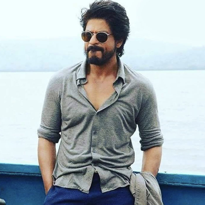 Film Critic Asked SRK “Why Is Your Age Reversing?”! His Reply Will ...