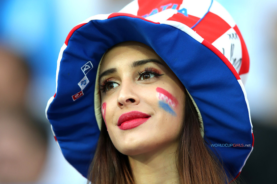 20 Beautiful Fans Spotted At FIFA World Cup 2018. You'll Thank The ...