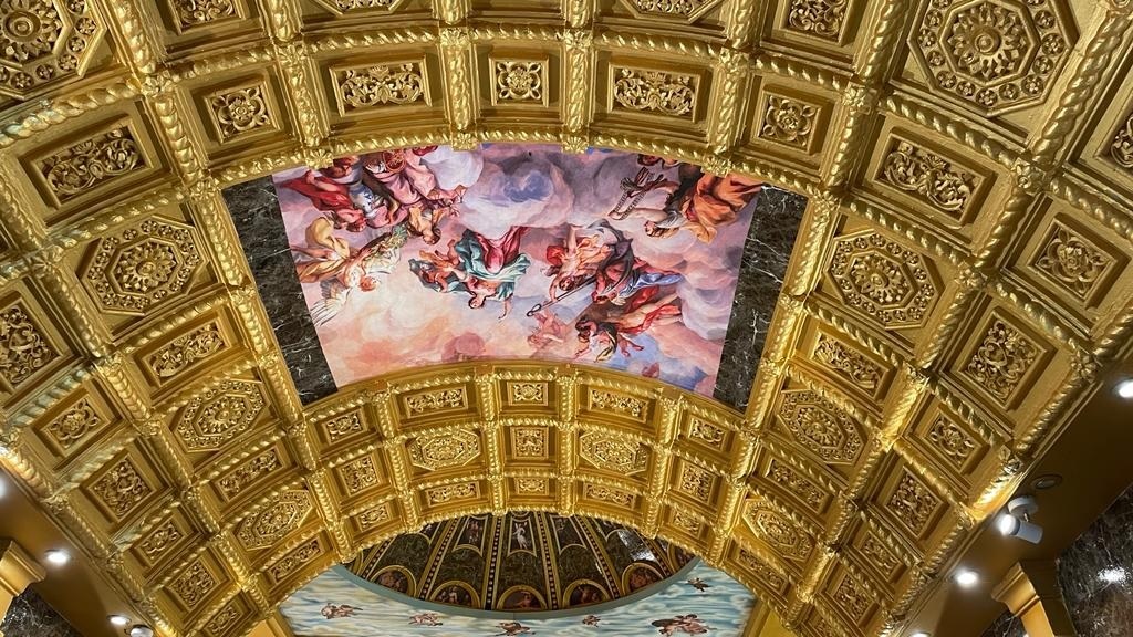 This Vatican City Themed Durga Puja Pandal In Kolkata Is Absolutely ...