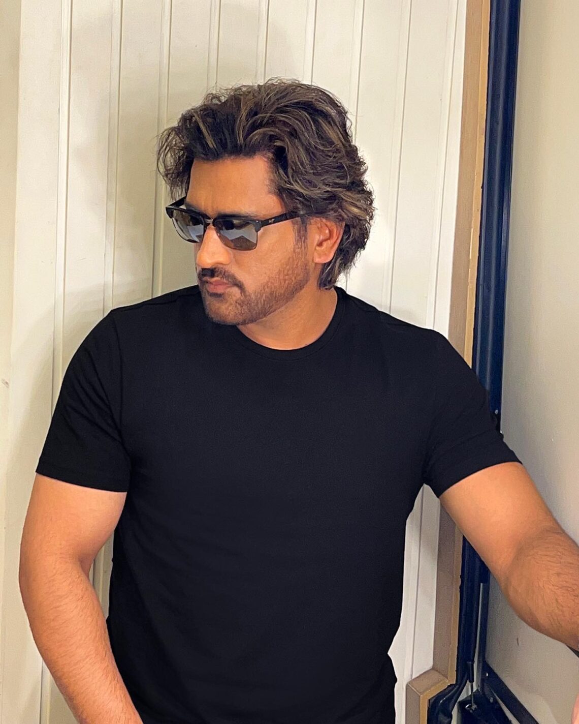 MS Dhoni’s New Hairstyle Sets Twitter On Fire With Dhoni Vs Rohit ...