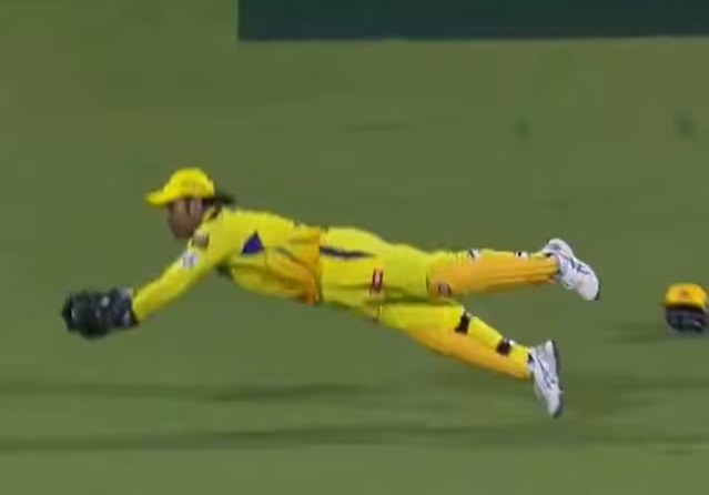 MS Dhoni Defying Gravity, Flying In Air & Taking A Catch Is A Visual ...