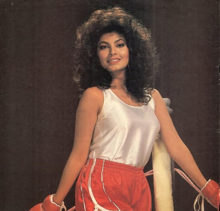 8 Bollywood Actresses Who Romanced With Both Father & Son In Different ...