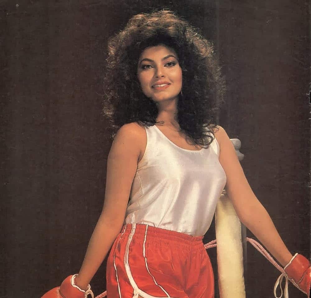 8 Bollywood Actresses Who Romanced With Both Father & Son In Different ...