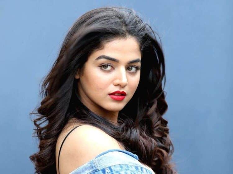 7 Indian Actresses Who Debuted Even Before Touching The Age Of 20 ...